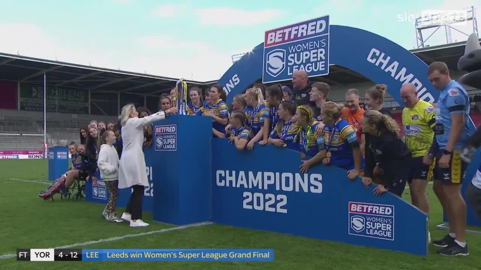 Women's Super League: Caitlin Beevers spearheads Leeds Rhinos' charge ...