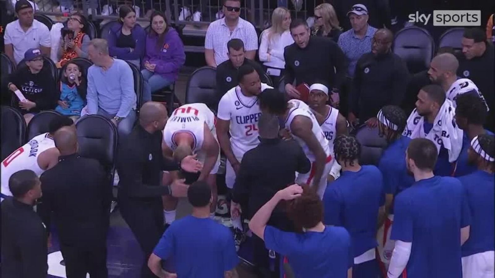Mason Plumlee and Bones Hyland argue on Los Angeles Clippers bench ...