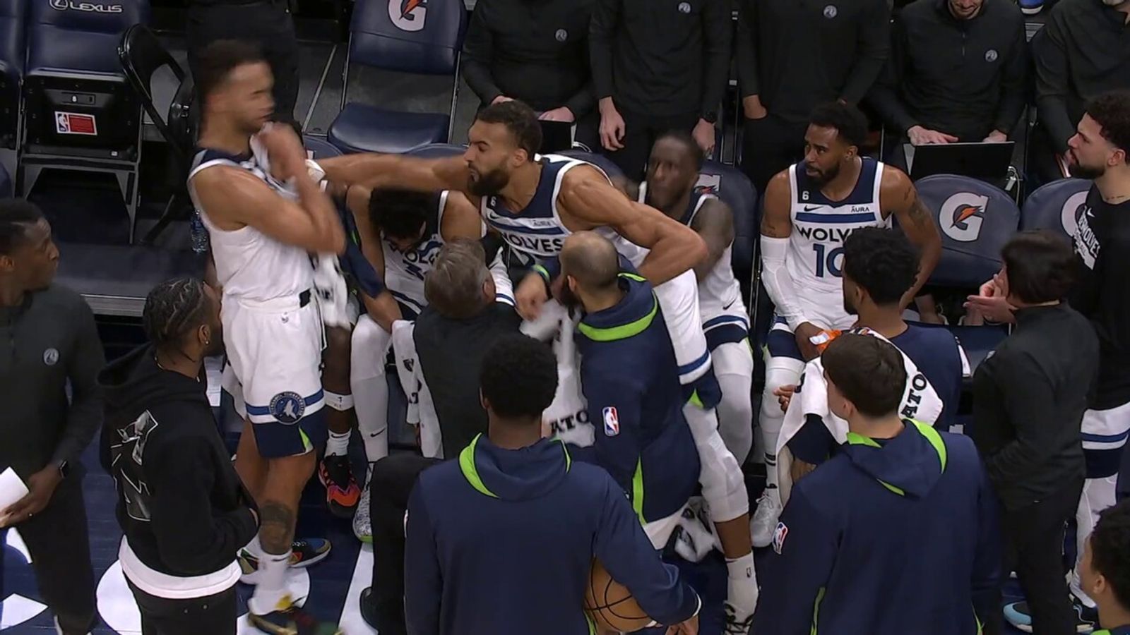 'I've never seen that before!' | Rudy Gobert punches team-mate Kyle Anderson in timeout | NBA ...