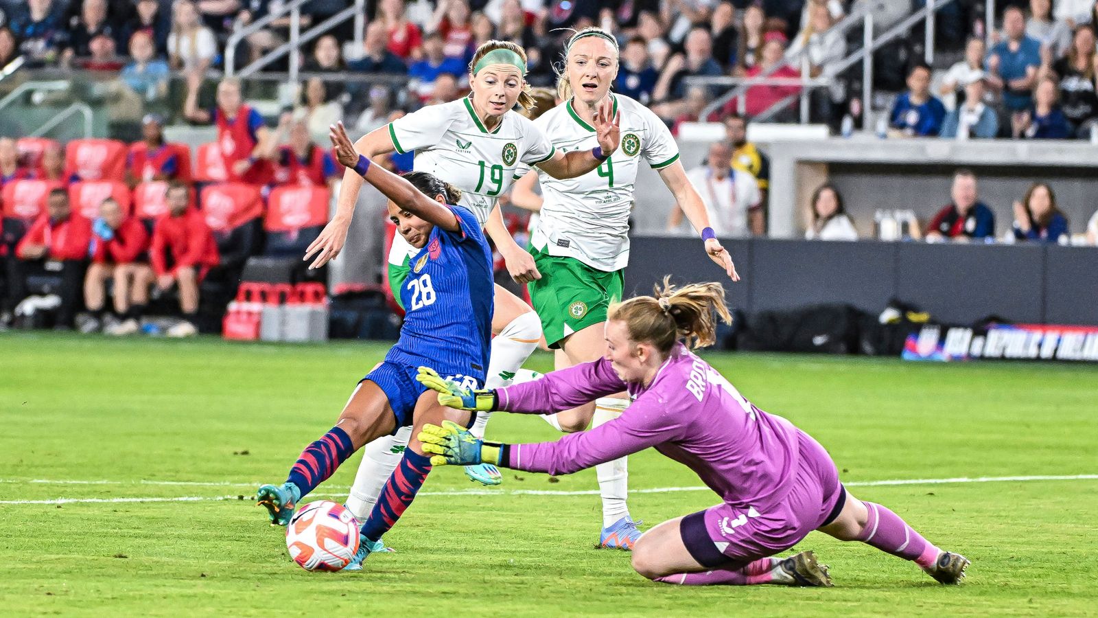 United States Women 1-0 Republic of Ireland Women: Alana Cook scores ...