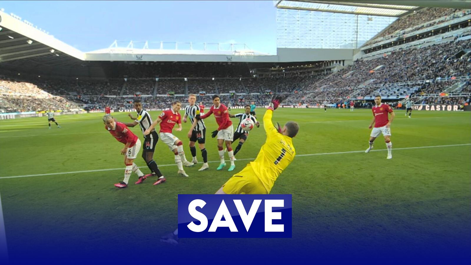 'How has that not gone in?!' | David De Gea makes instinctive double ...