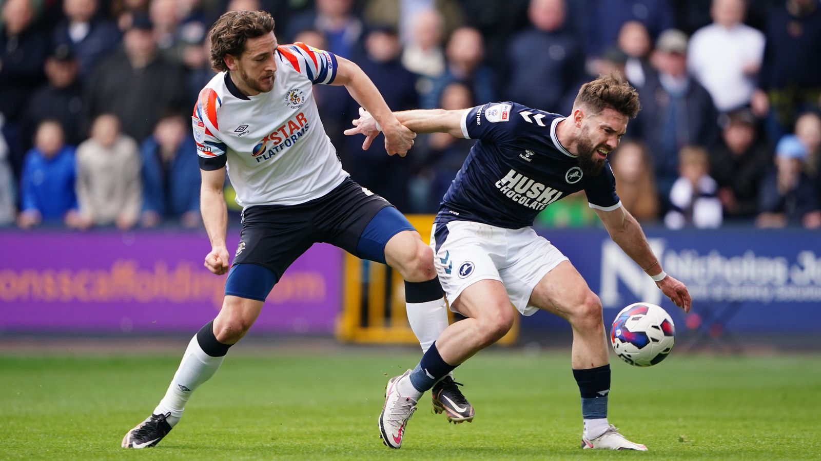 Millwall 0 - 0 Luton - Match Report & Highlights