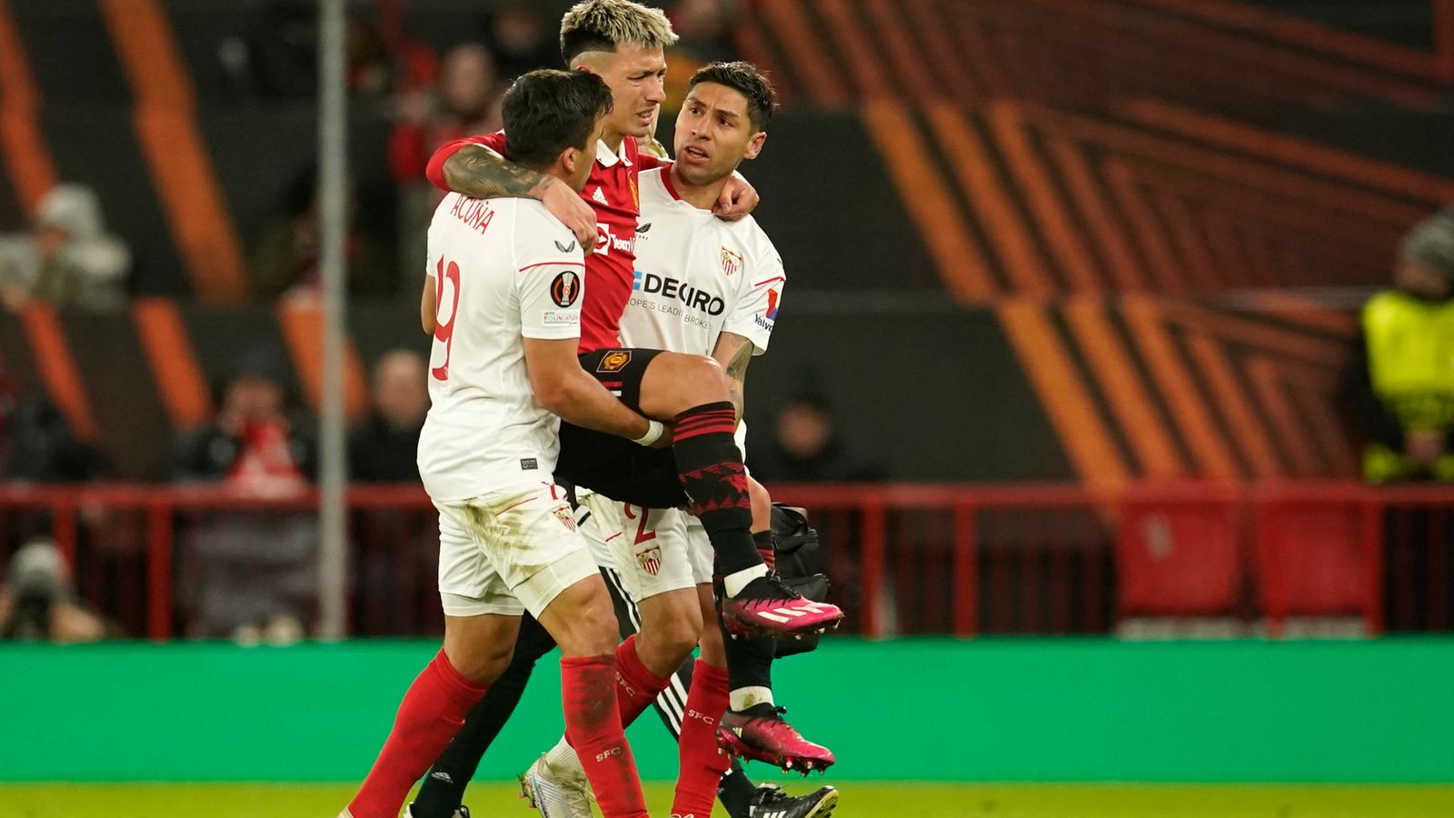 Manchester United 2-2 Sevilla: Harry Maguire and Tyrell Malacia own ...