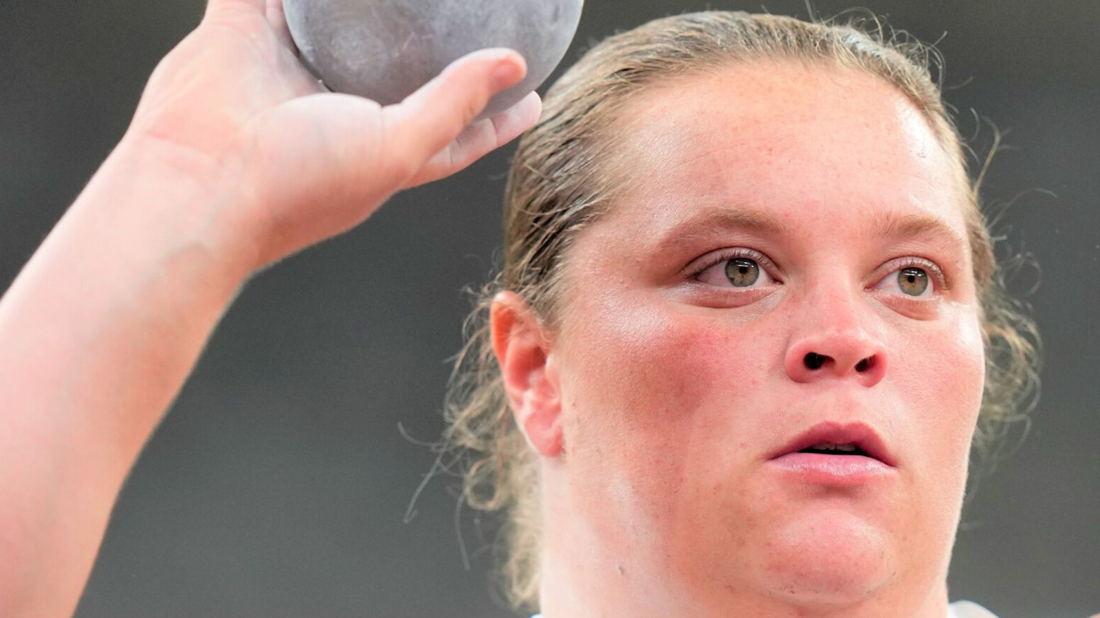 Sophie McKinna: British shot putter comes out as gay | 'I don't want to ...