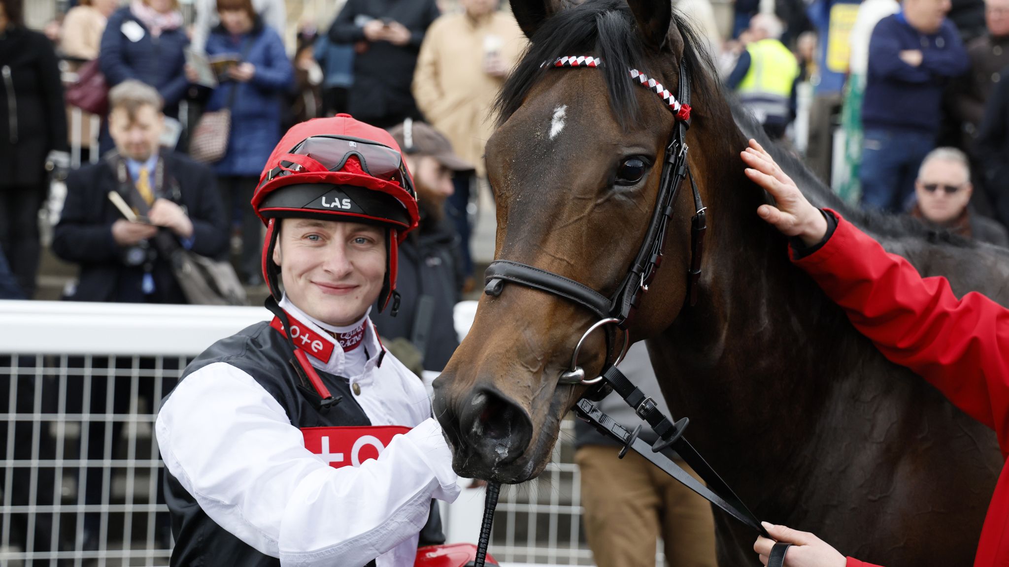 All-Weather Mile Championships: Oisin Murphy bags treble with Berkshire ...
