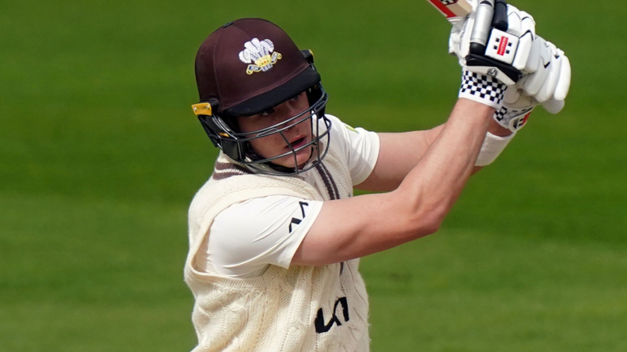 County Championship: Jamie Smith's century gives Surrey hope of record ...