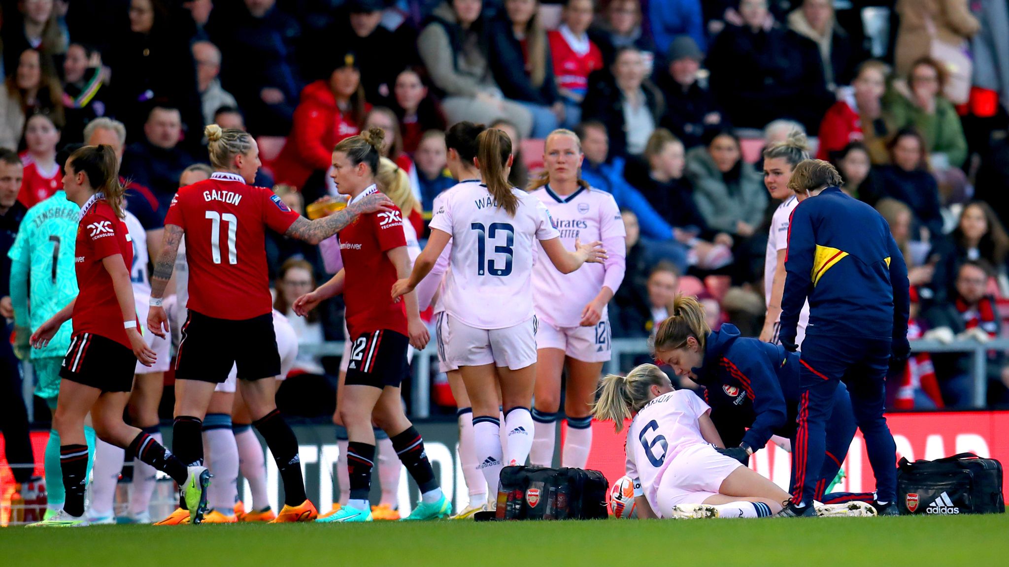 Manchester United 1-0 Arsenal: Alessia Russo inspires crucial victory ...