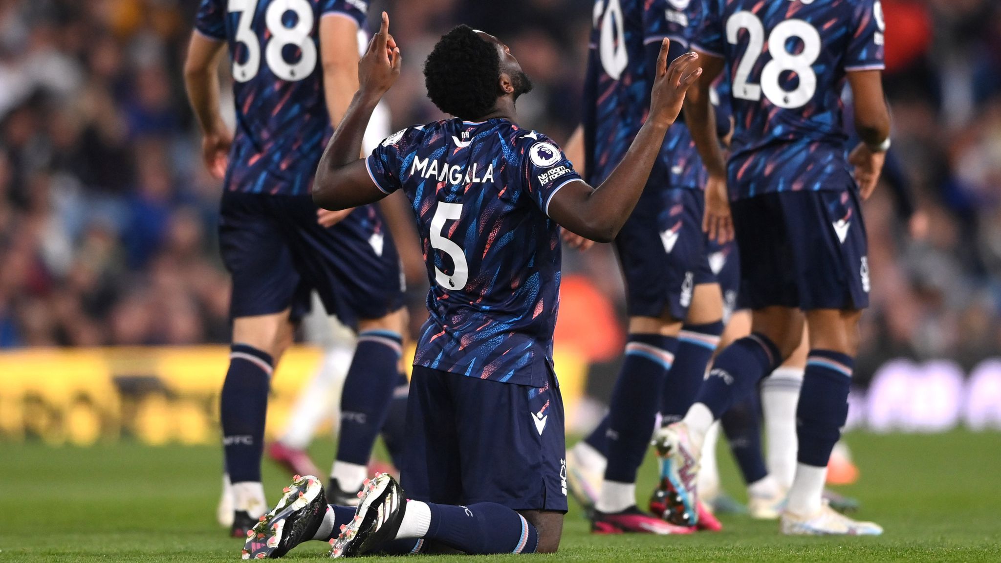 Leeds 2-1 Nottingham Forest: Luis Sinisterra stunner lifts Leeds up to ...