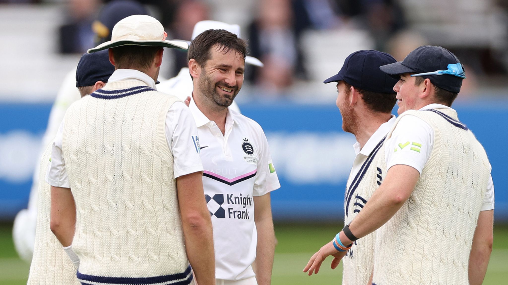 County Championship: Tim Murtagh tops 1,000 career wickets with 10-for ...