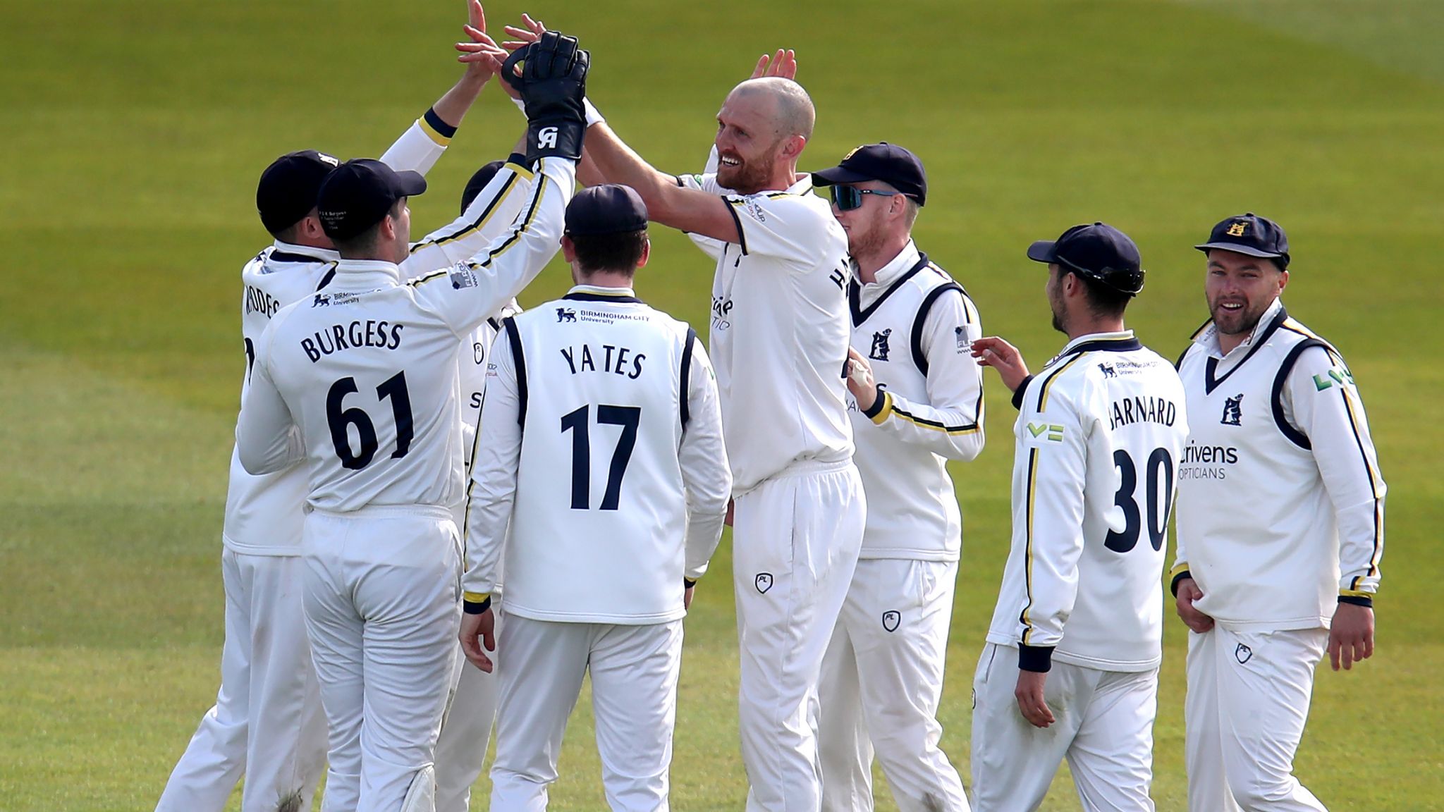 County Championship: Jamie Smith's half-century puts Surrey on top ...