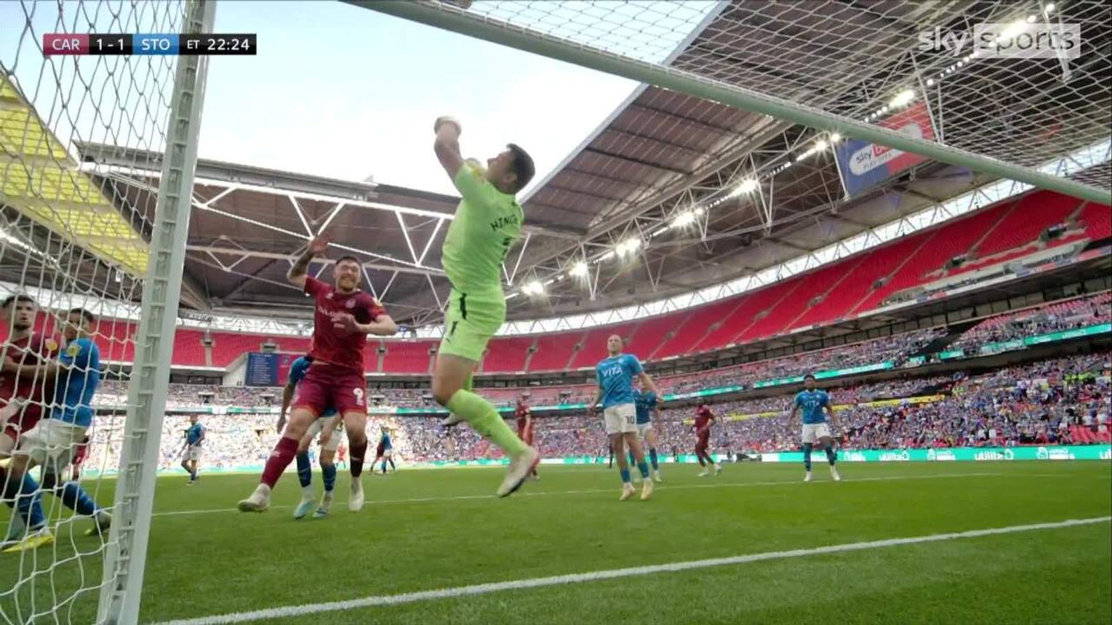 'How on earth?!' | Ben Hinchliffe makes remarkable save | Football News ...