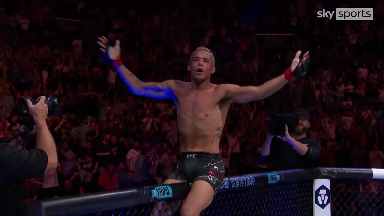 'Battle turns the tide on!' | Incredible 14-second KO in UFC! | WWE ...