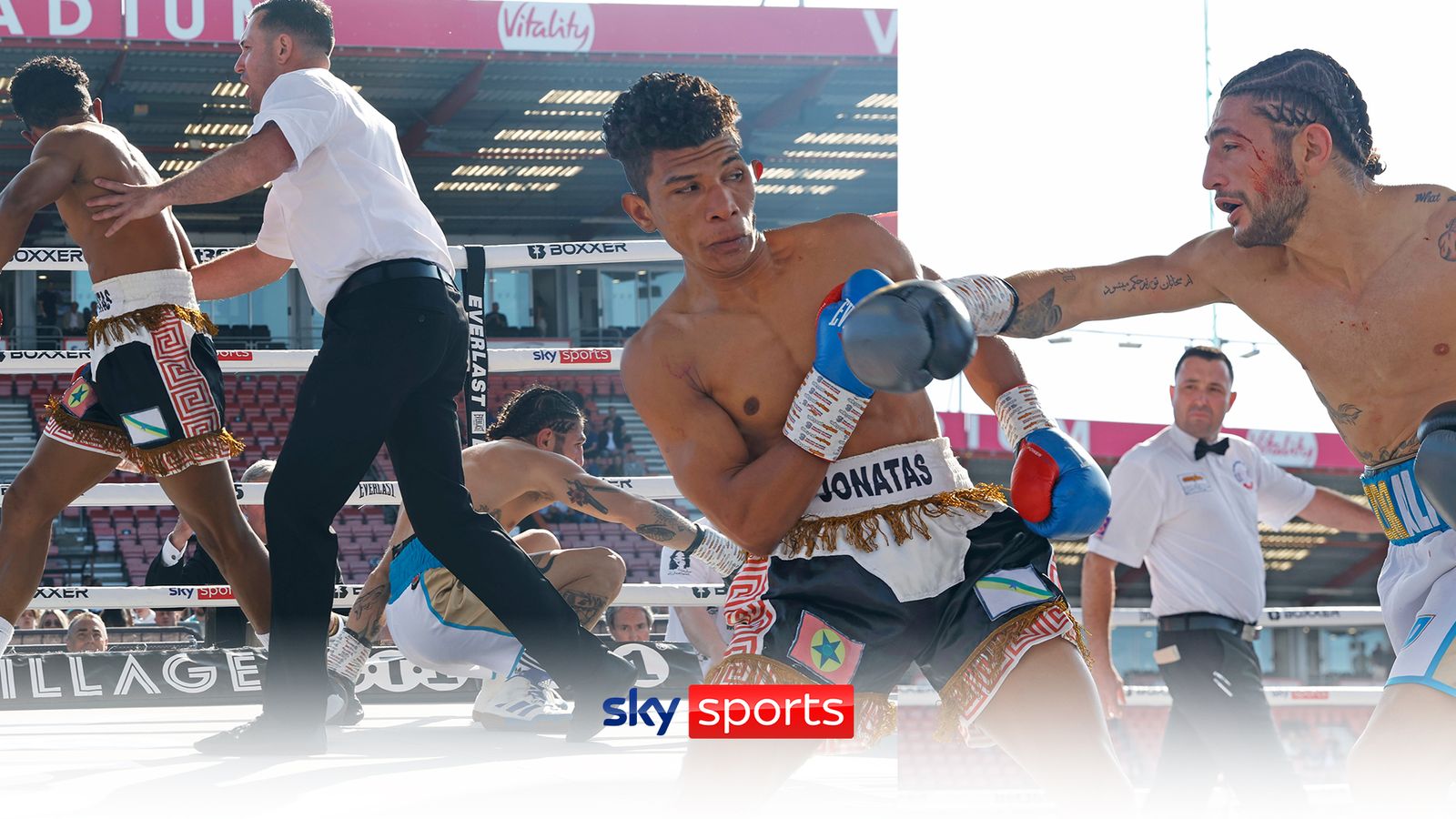 Razor Ali recovers from early knockdown to edge out Jonatas Gomes de ...