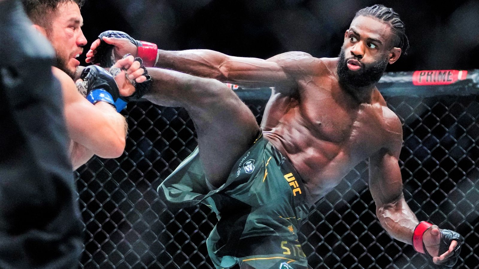 Aljamain Sterling retains UFC bantamweight title with split decision ...
