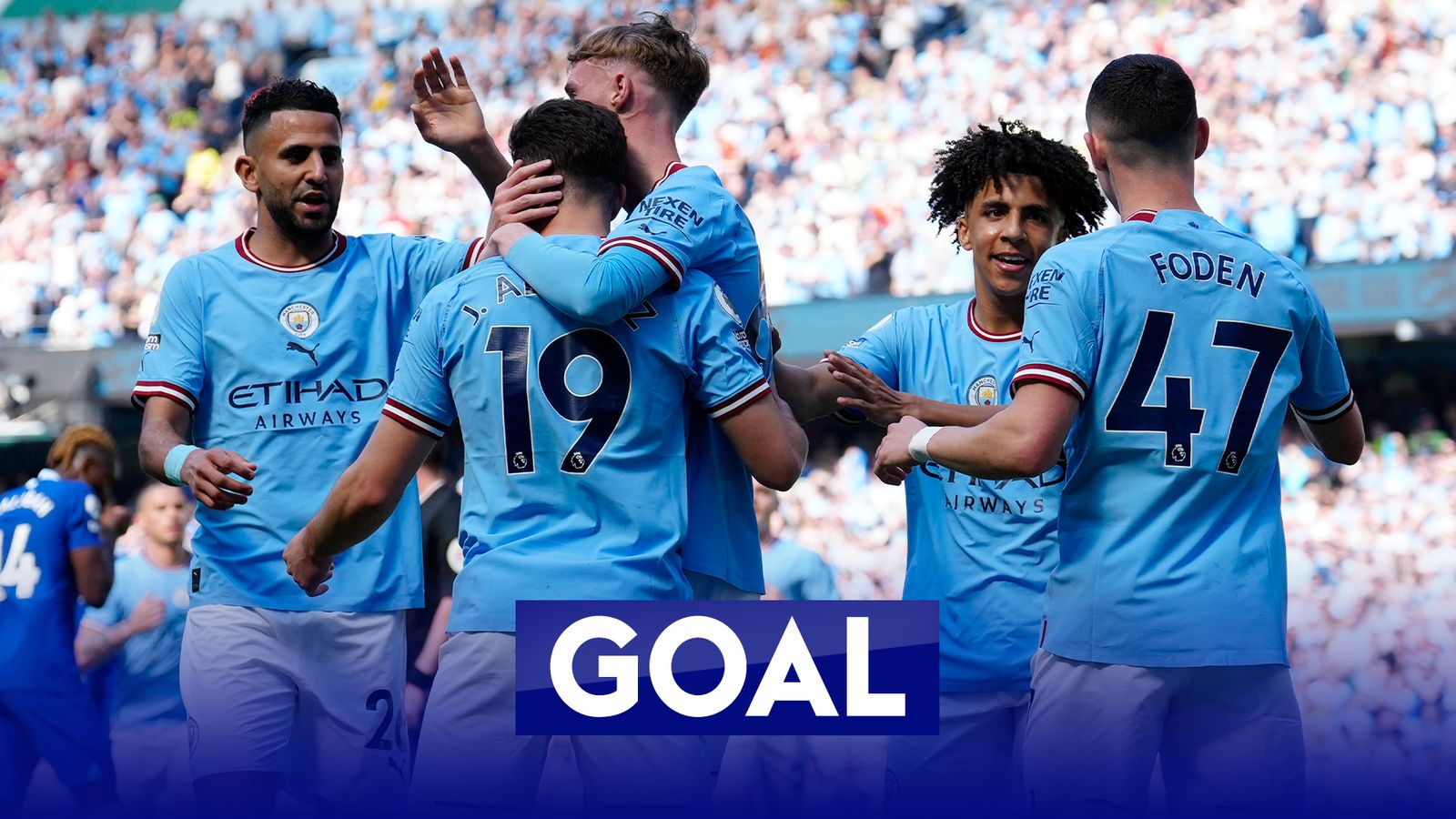 Julian Alvarez arrows champions City into early lead | Football News ...