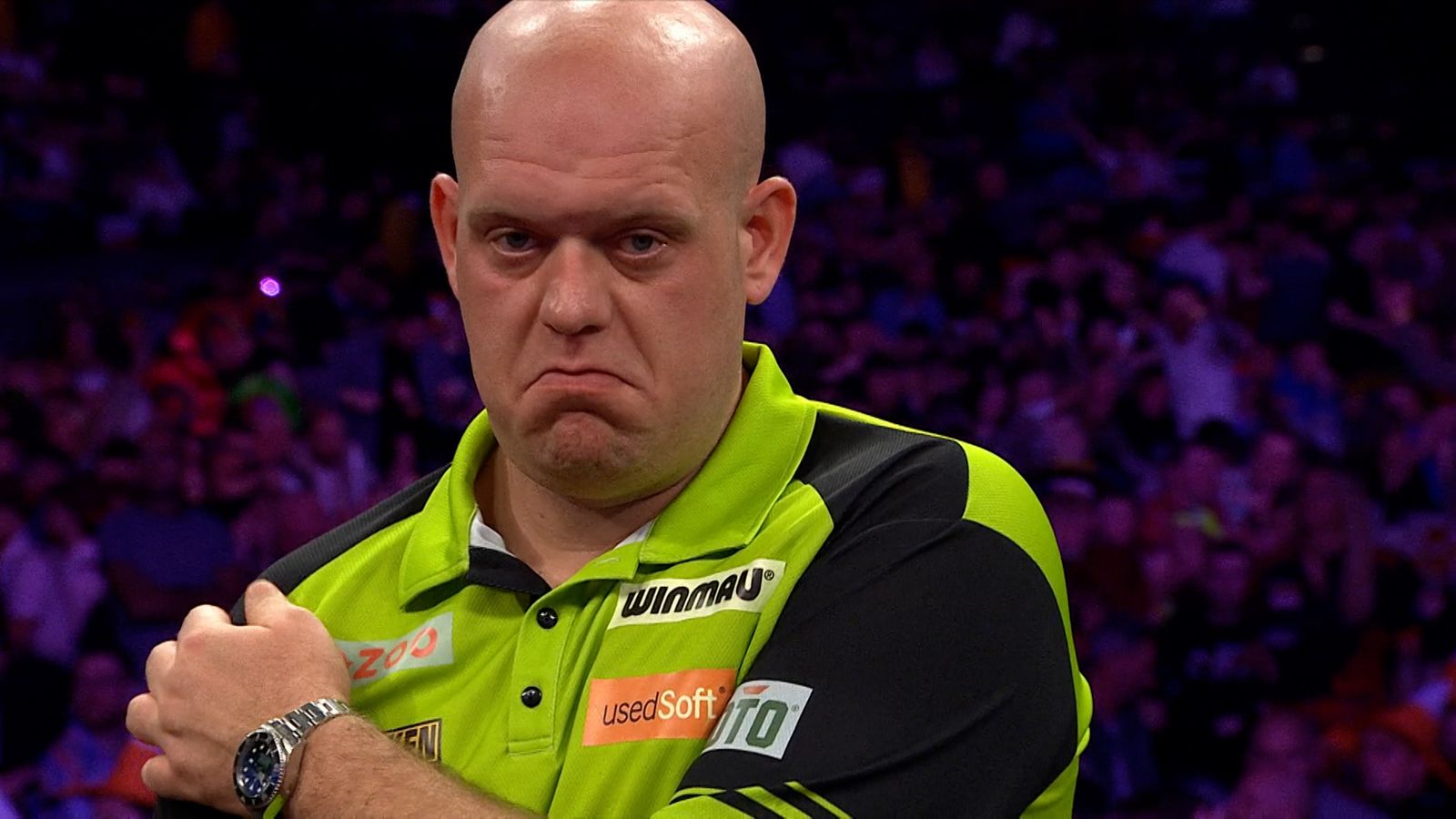 Premier League Darts: Michael van Gerwen is using painkillers and physio on arm injury in order ...