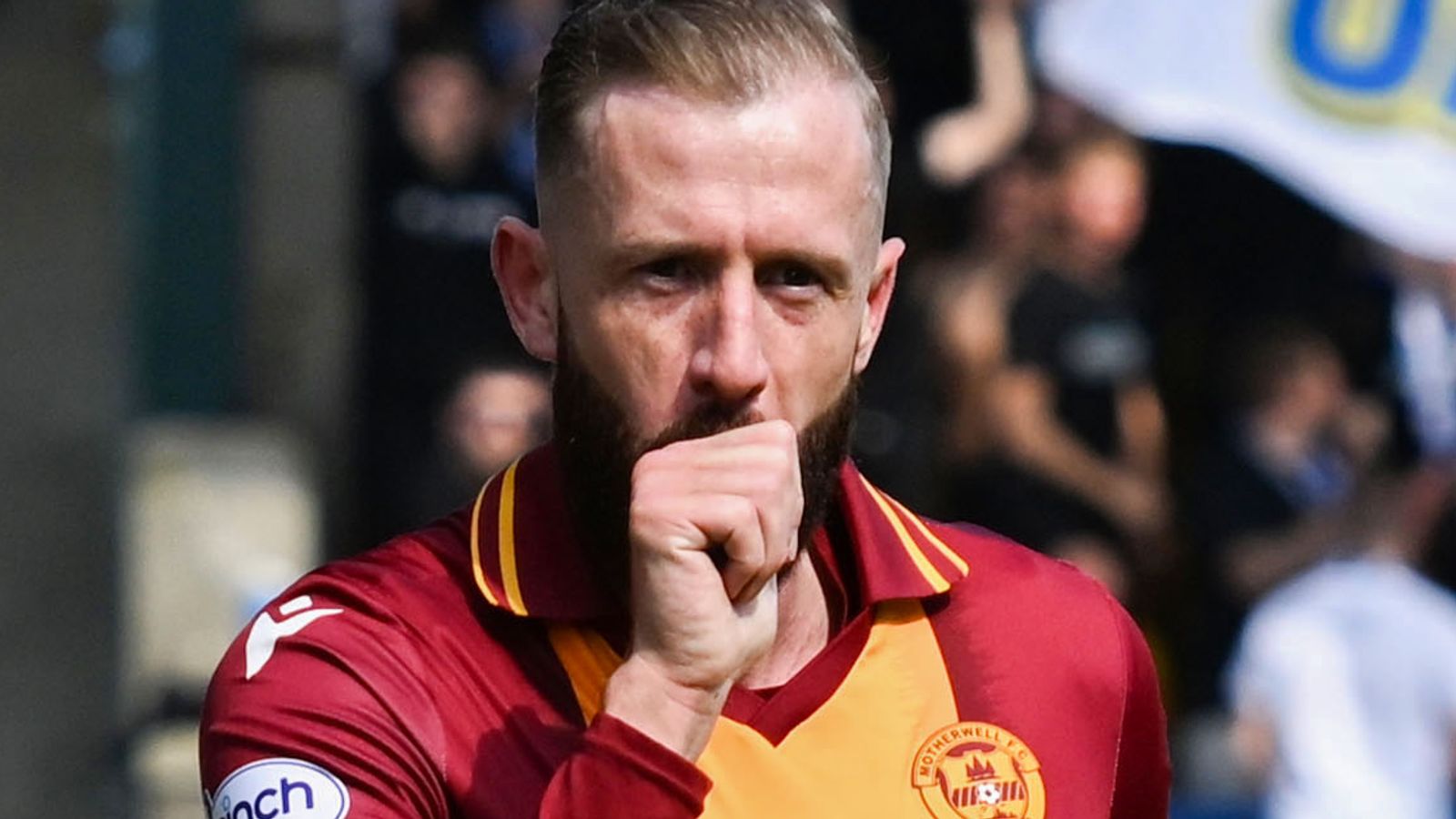St Johnstone 0-2 Motherwell: Kevin van Veen's goalscoring streak ...