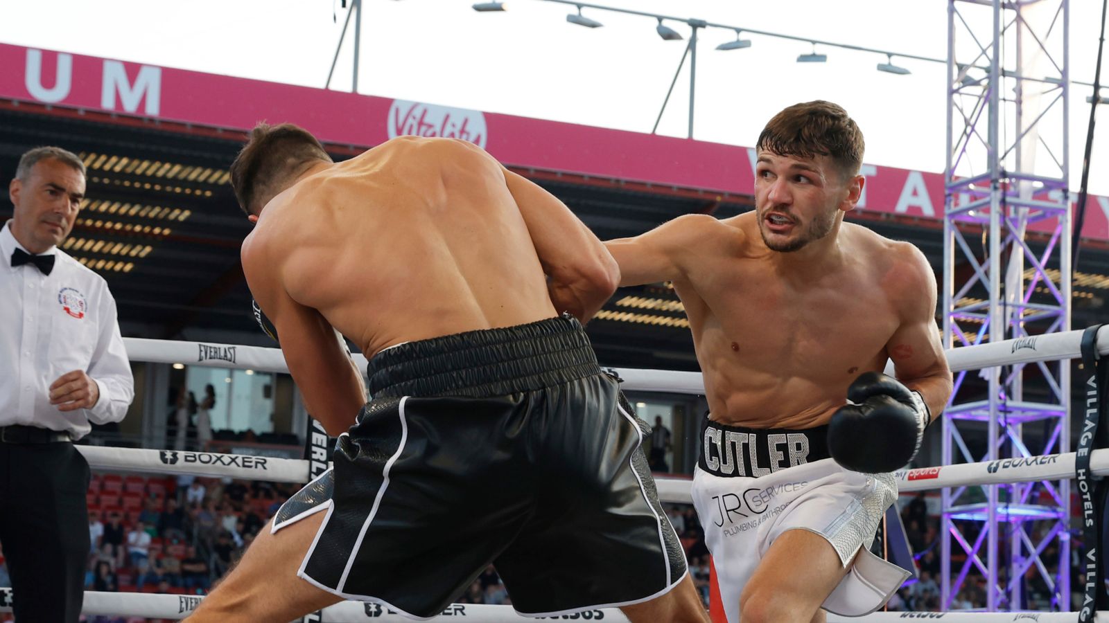Sam Eggington blasts through Joe Pigford with brutal fifth-round finish ...