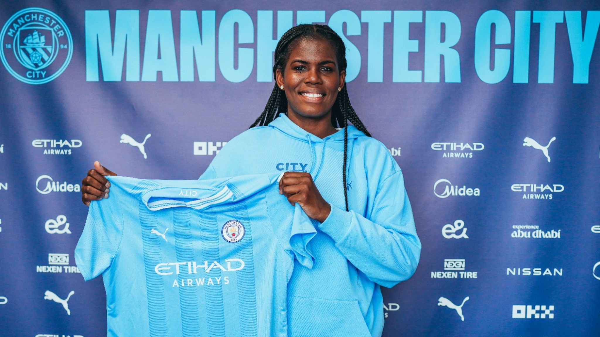 Khadija Shaw signs new Man City contract to stay at Academy Stadium ...
