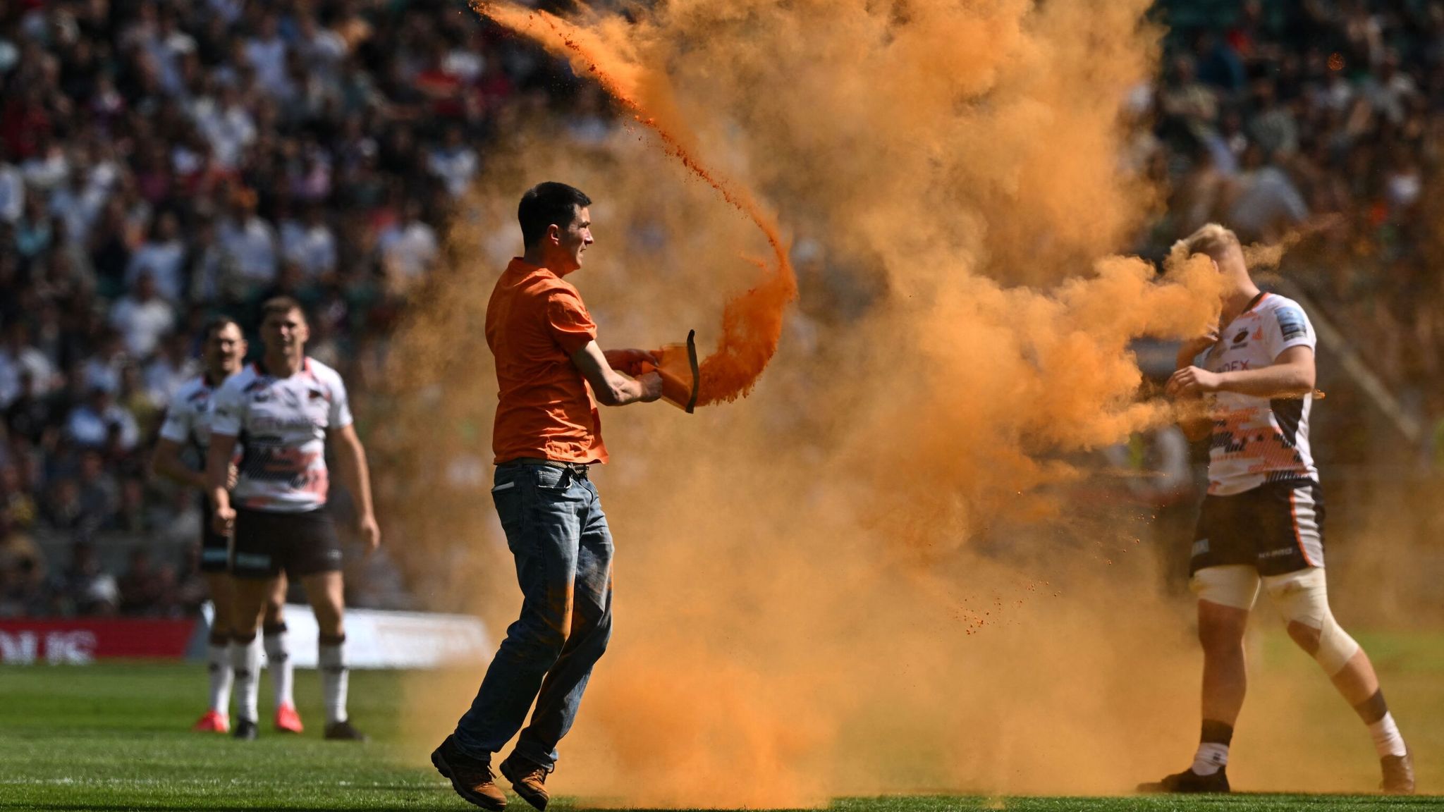 Just Stop Oil protesters disrupt England cricket team's journey to Lord ...