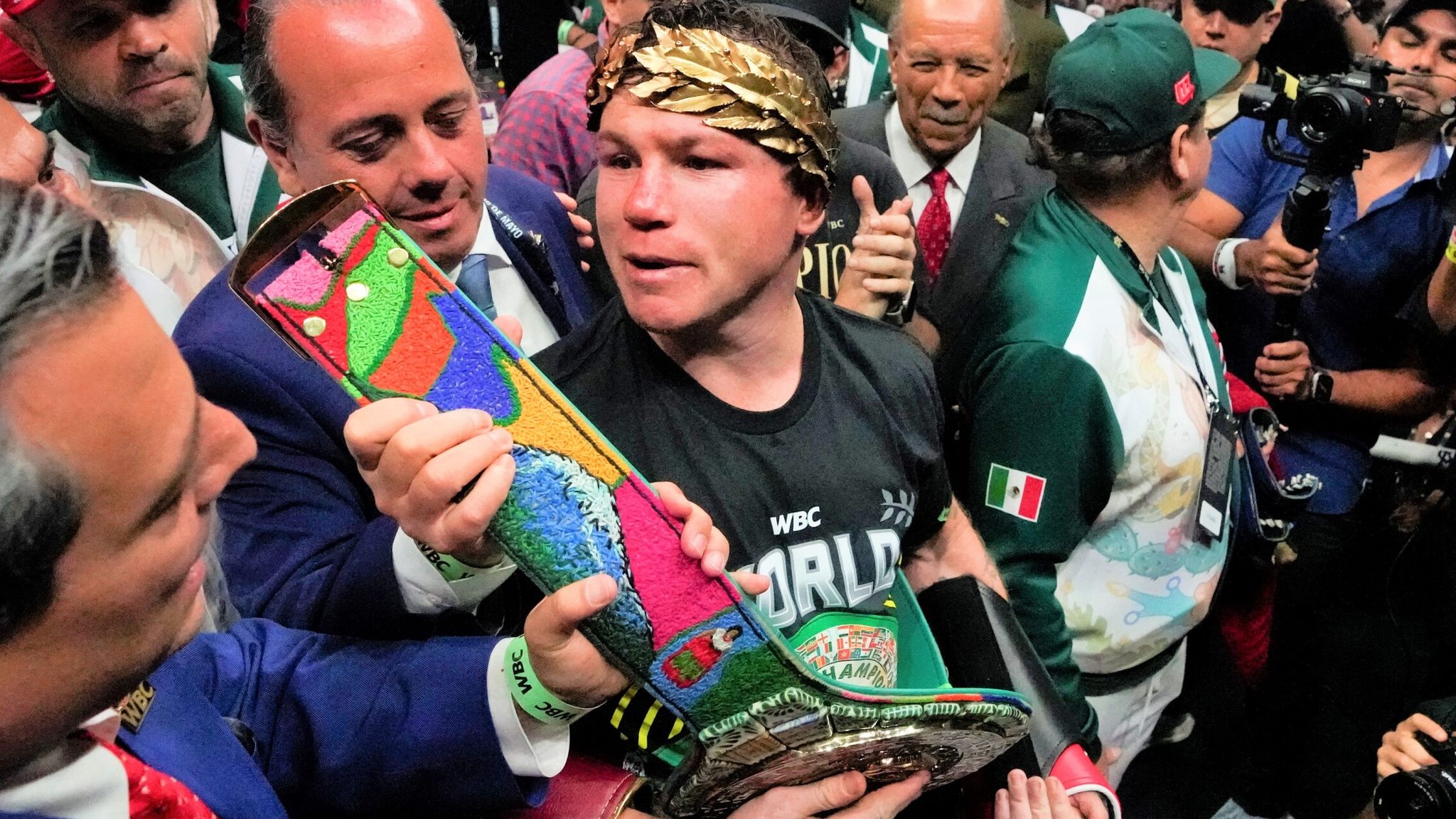 Saul 'Canelo' Alvarez defeats John Ryder by unanimous decision to ...