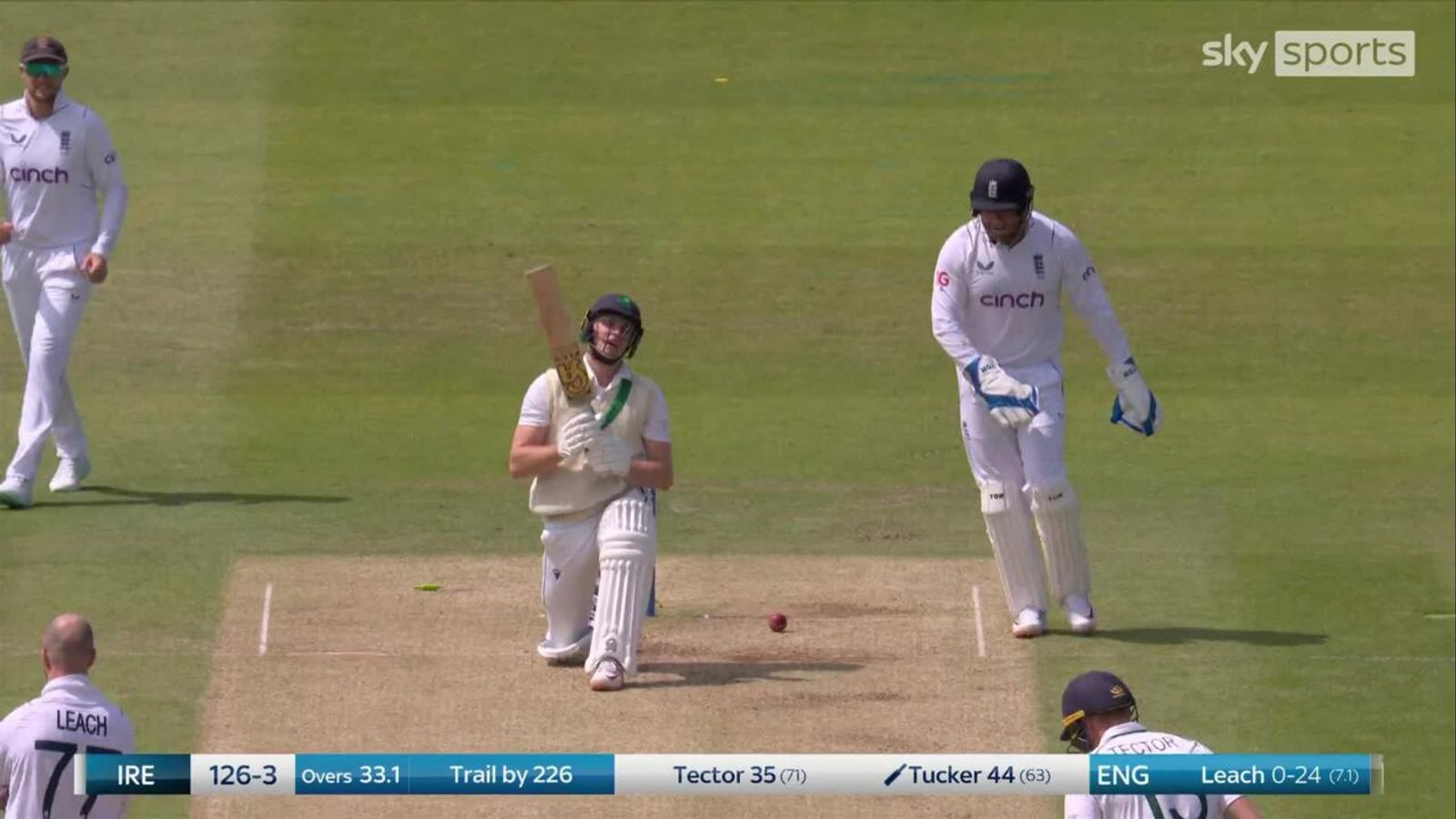 Jack Leach gets the breakthrough! | Lorcan Tucker sweeps on to stumps ...