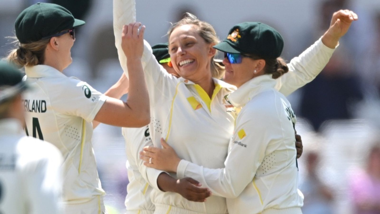 Australia beat England by 89 runs in Ashes Test - as it happened ...