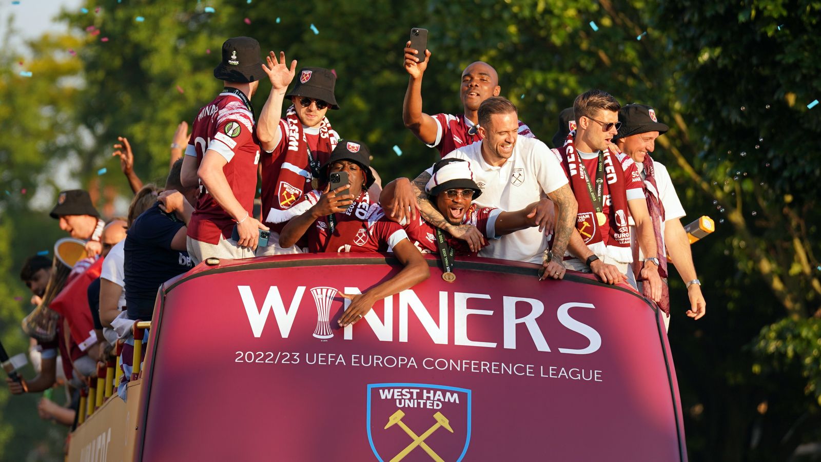 West Ham fans ecstatic as squad hosts victory parade to celebrate ...