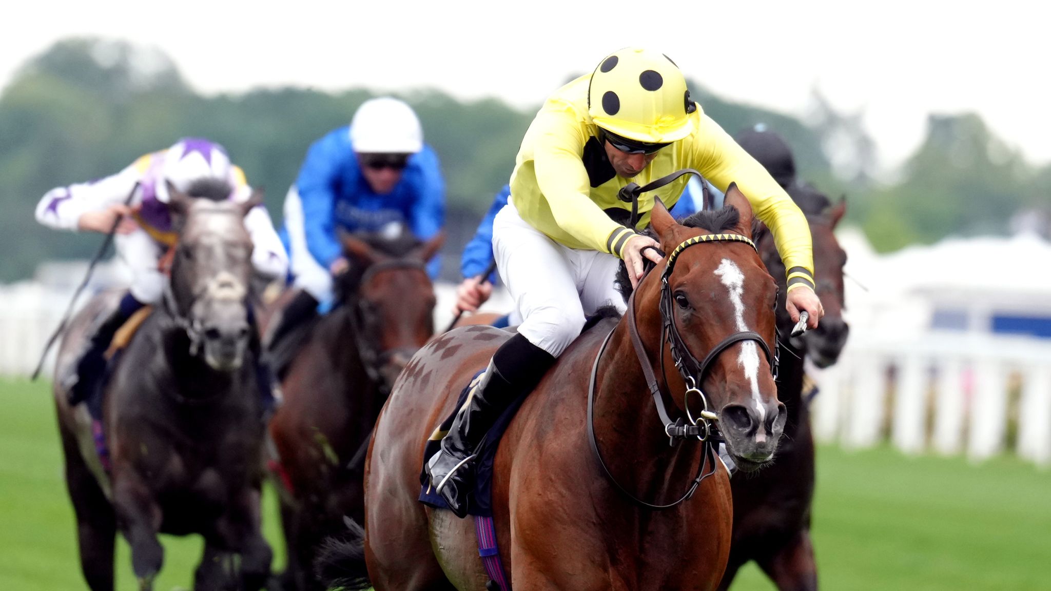 Prix Jacques le Marois: Queen Anne hero Triple Time bypasses Glorious ...
