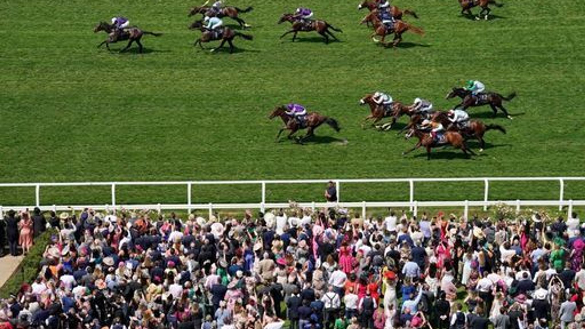 Norfolk Stakes: Valiant Force springs 150/1 shock at Royal Ascot for ...