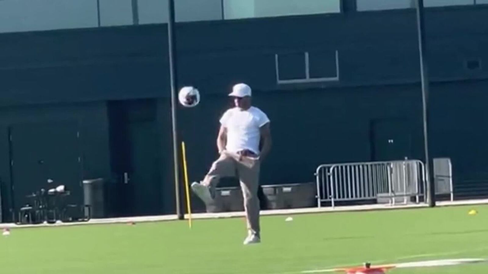 Lionel Messi's first Inter Miami training session | Becks' casual kick ...