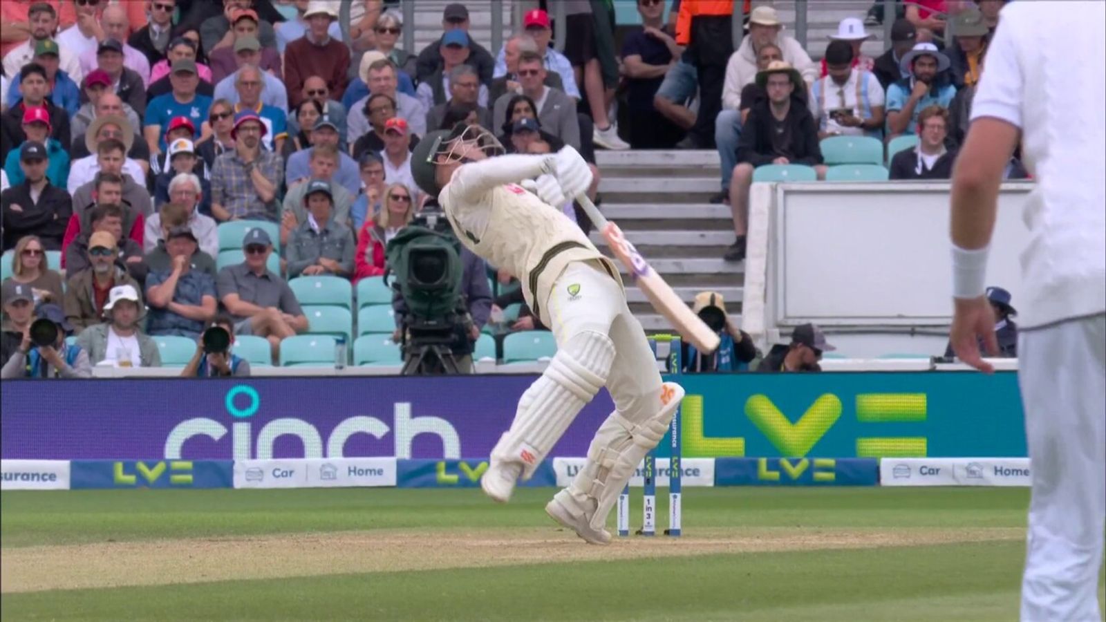 David Warner hits four off James Anderson beamer! | 'He's played that ...