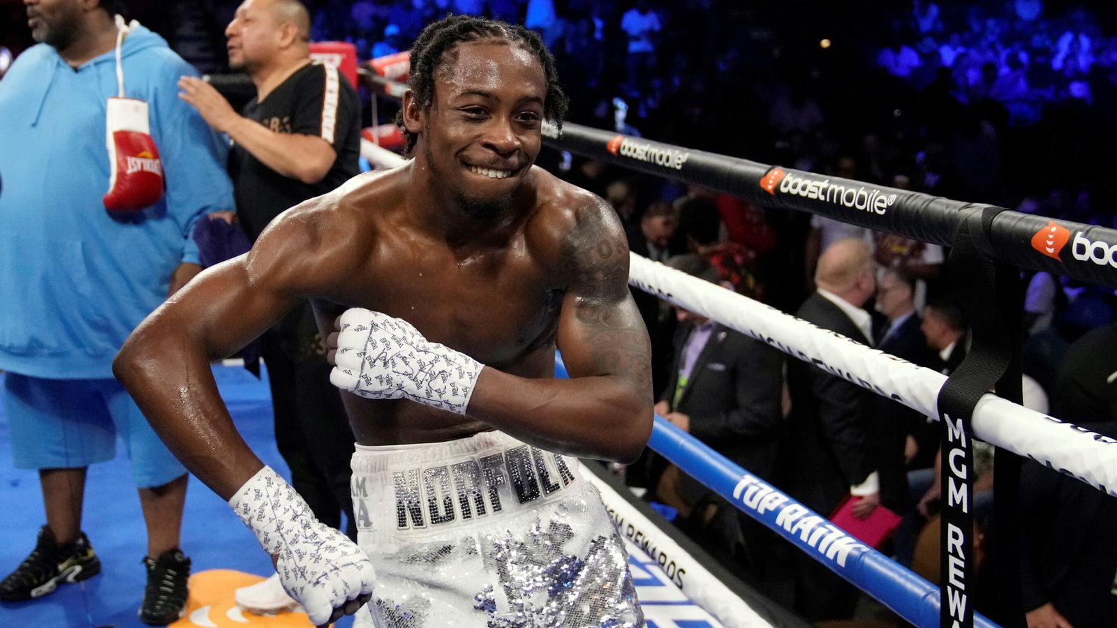 Keyshawn Davis: Meet the boxer Floyd Mayweather says 'has everything' as he takes on Nahir ...