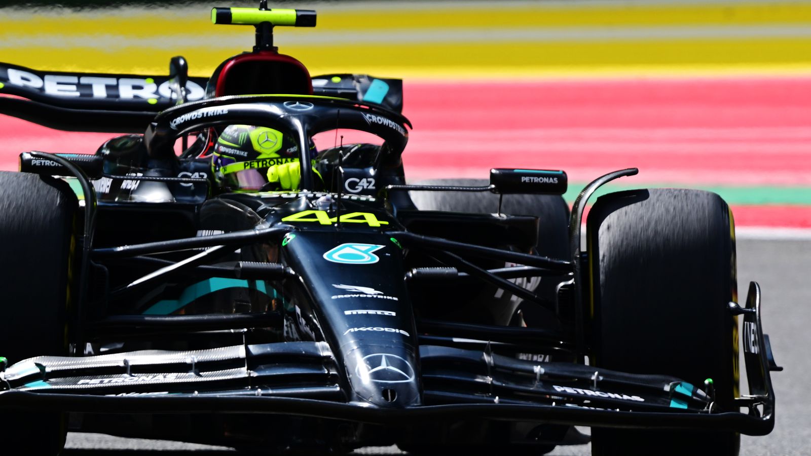 Lewis Hamilton left concerned as Mercedes’ bouncing problems return at ...