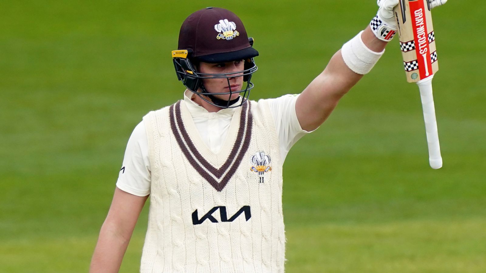 Domestic cricket latest: Jamie Smith plunders a century as Surrey make ...