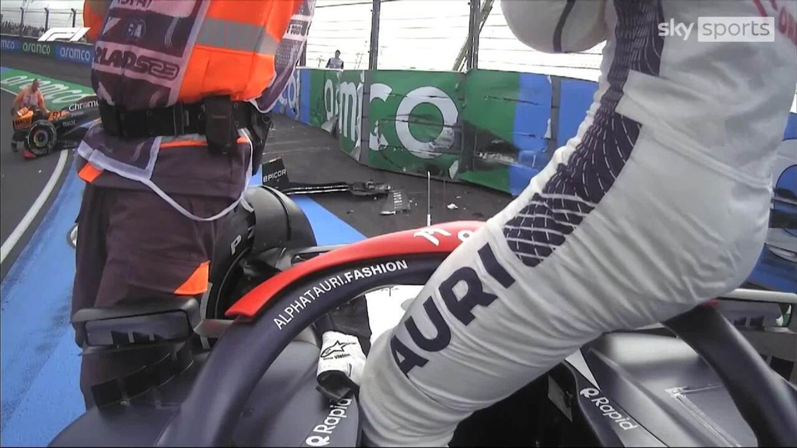 Daniel Ricciardo struggles to get out of car with injured hand | F1 ...