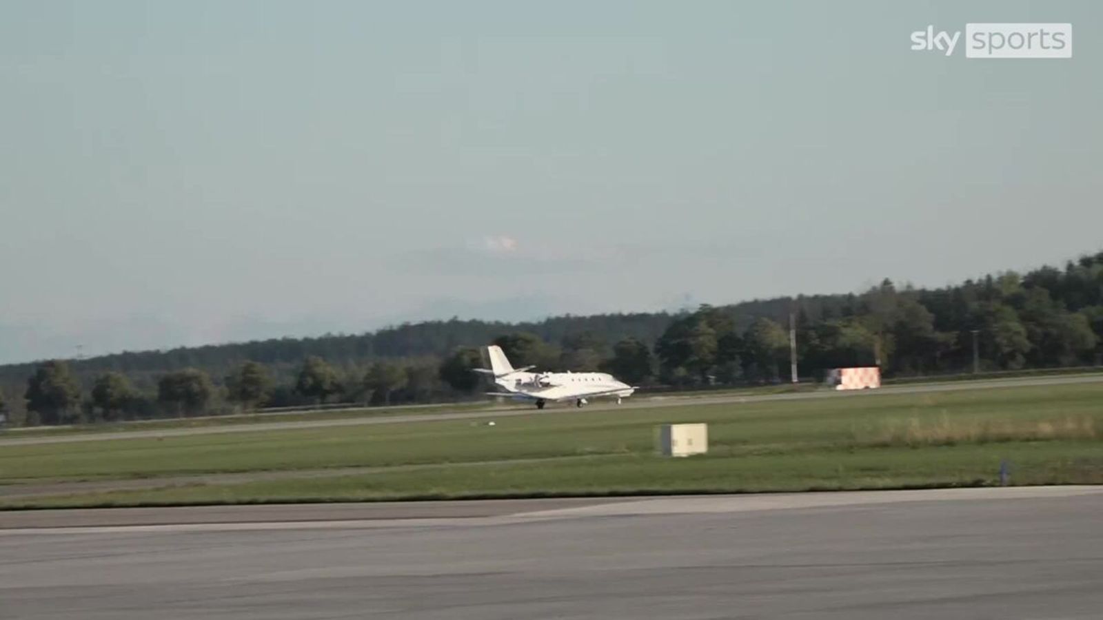 Harry Kane's plane lands in Munich ahead of Bayern Munich medical ...
