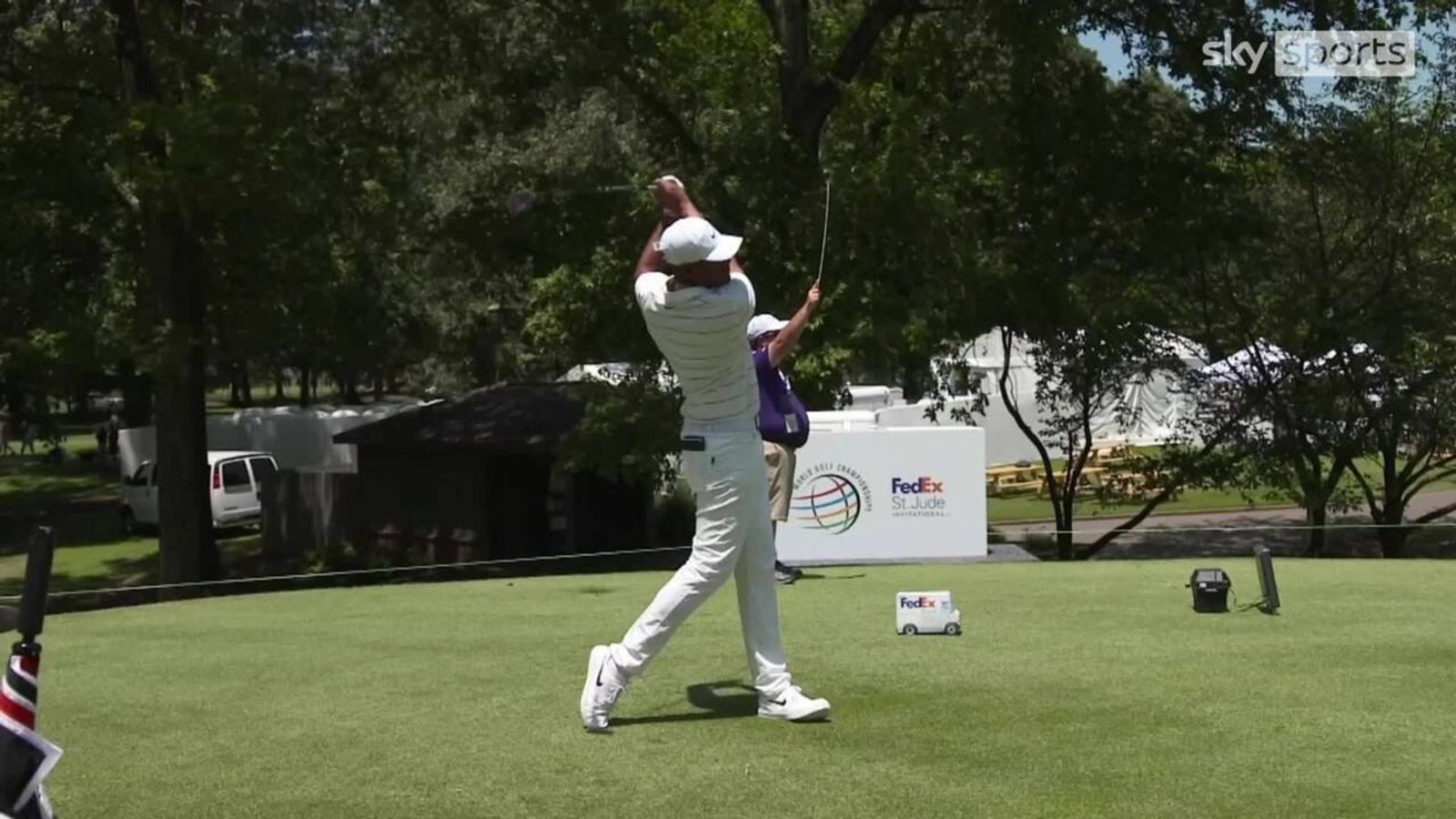 A closer look at the Tony Finau swing | Audi Performance Zone | Golf ...