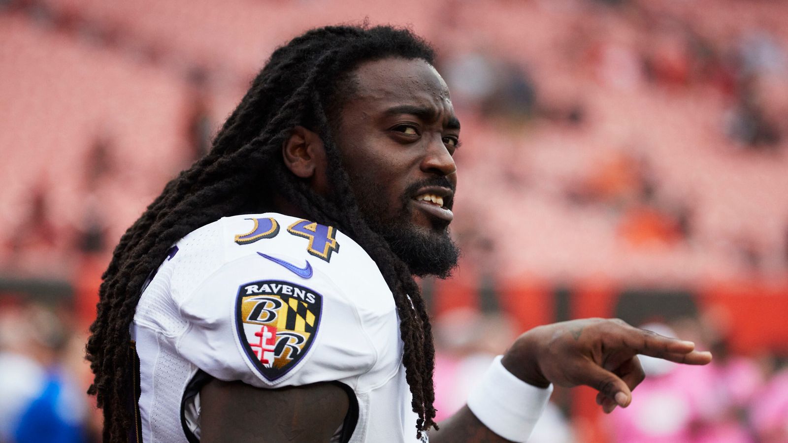 Alex Collins: Former NFL star dies aged 28 after motorbike crash | NFL ...