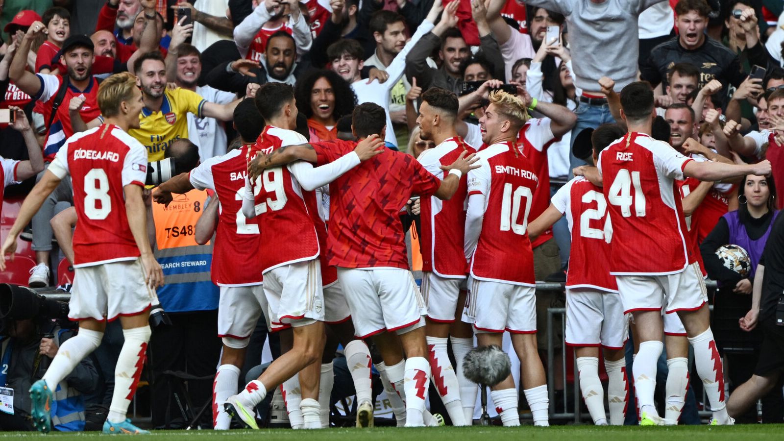 Arsenal 1-1 Man City (4-1 on pens): Gunners lift Community Shield after ...