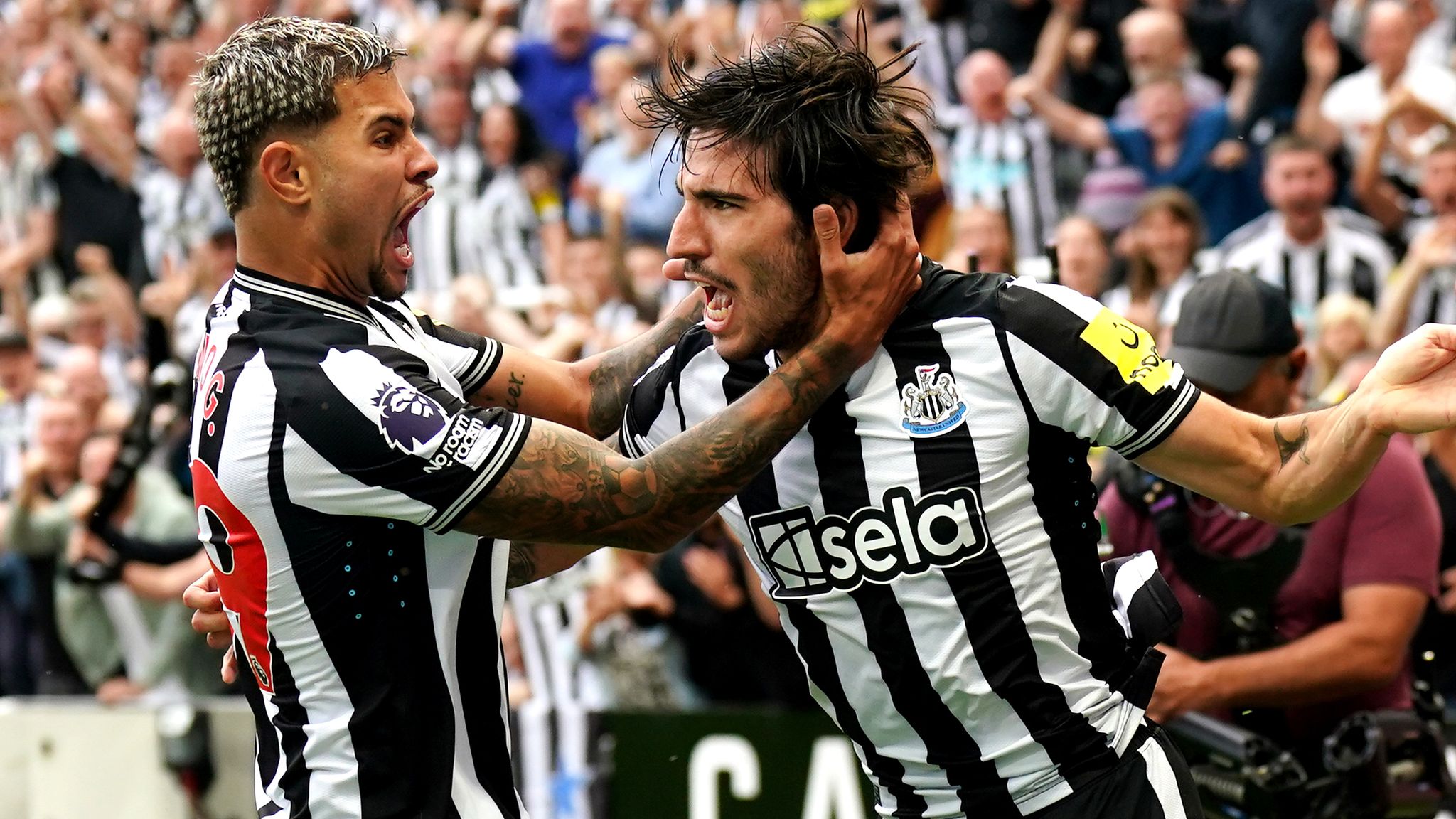 Newcastle 5 - 1 Aston Villa - Match Report & Highlights