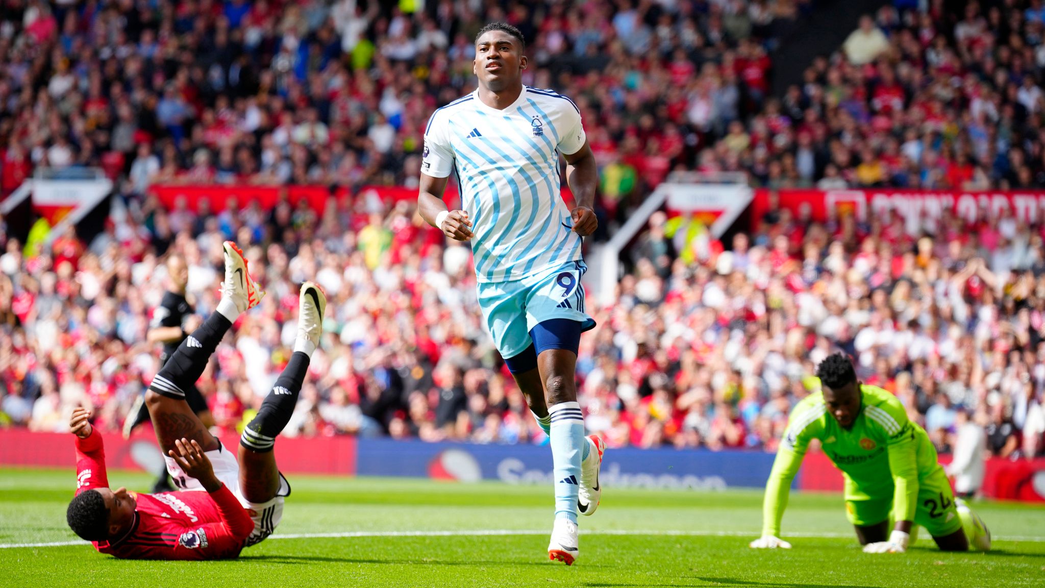 Manchester United 3-2 Nottingham Forest: Bruno Fernandes scores winner ...