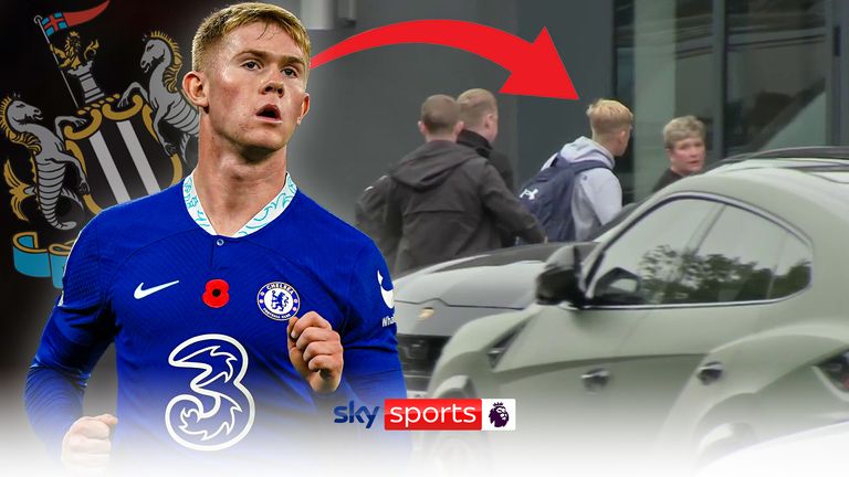 Lewis Hall arrives with parents for Newcastle medical ahead of move ...