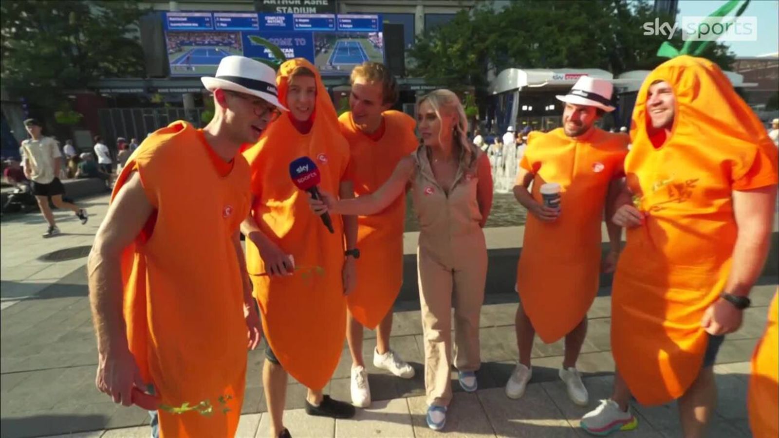 Sinner's carrot-clad superfans The Carota Boys! | Tennis News | Sky Sports