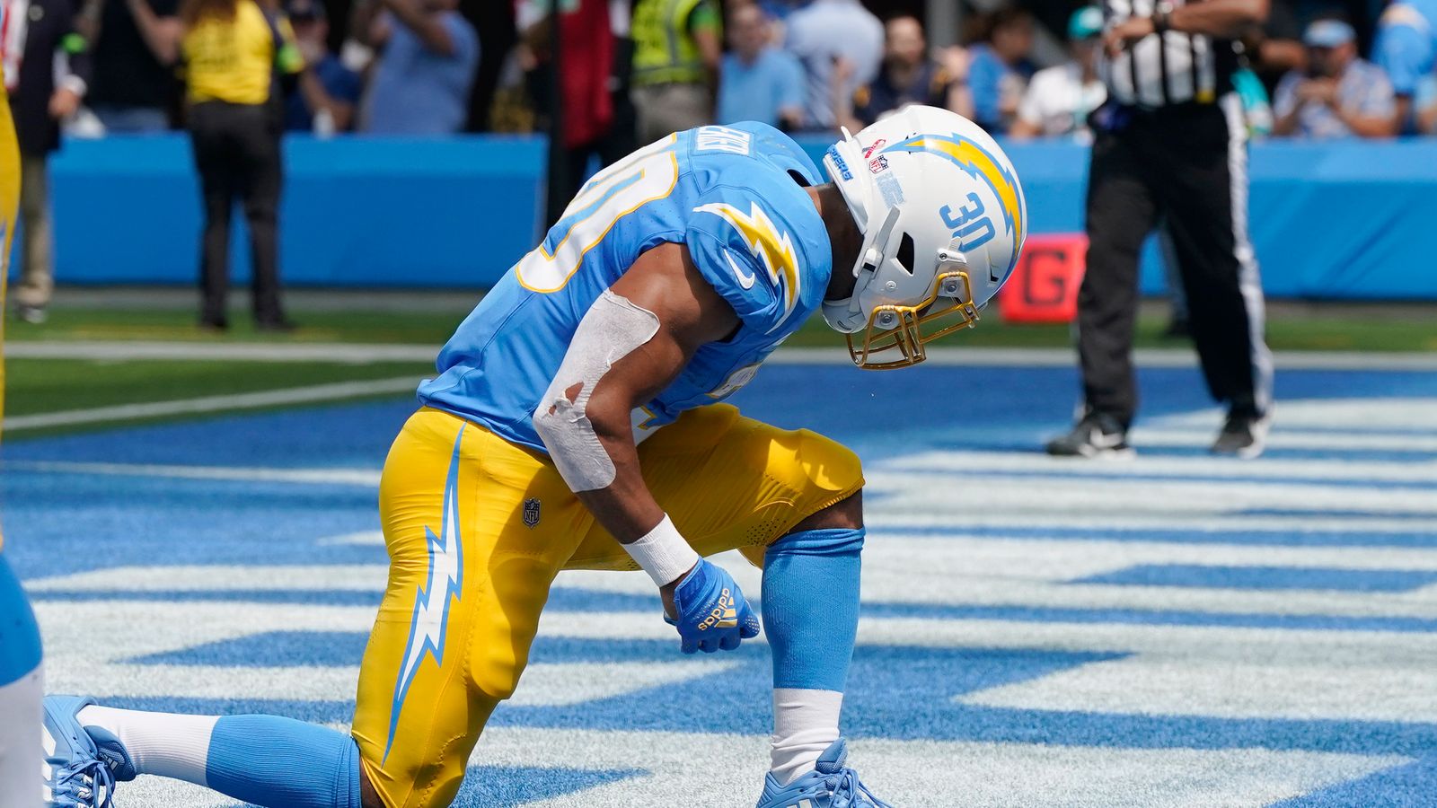 Los Angeles Chargers take lead through Austin Ekeler touchdown | NFL ...