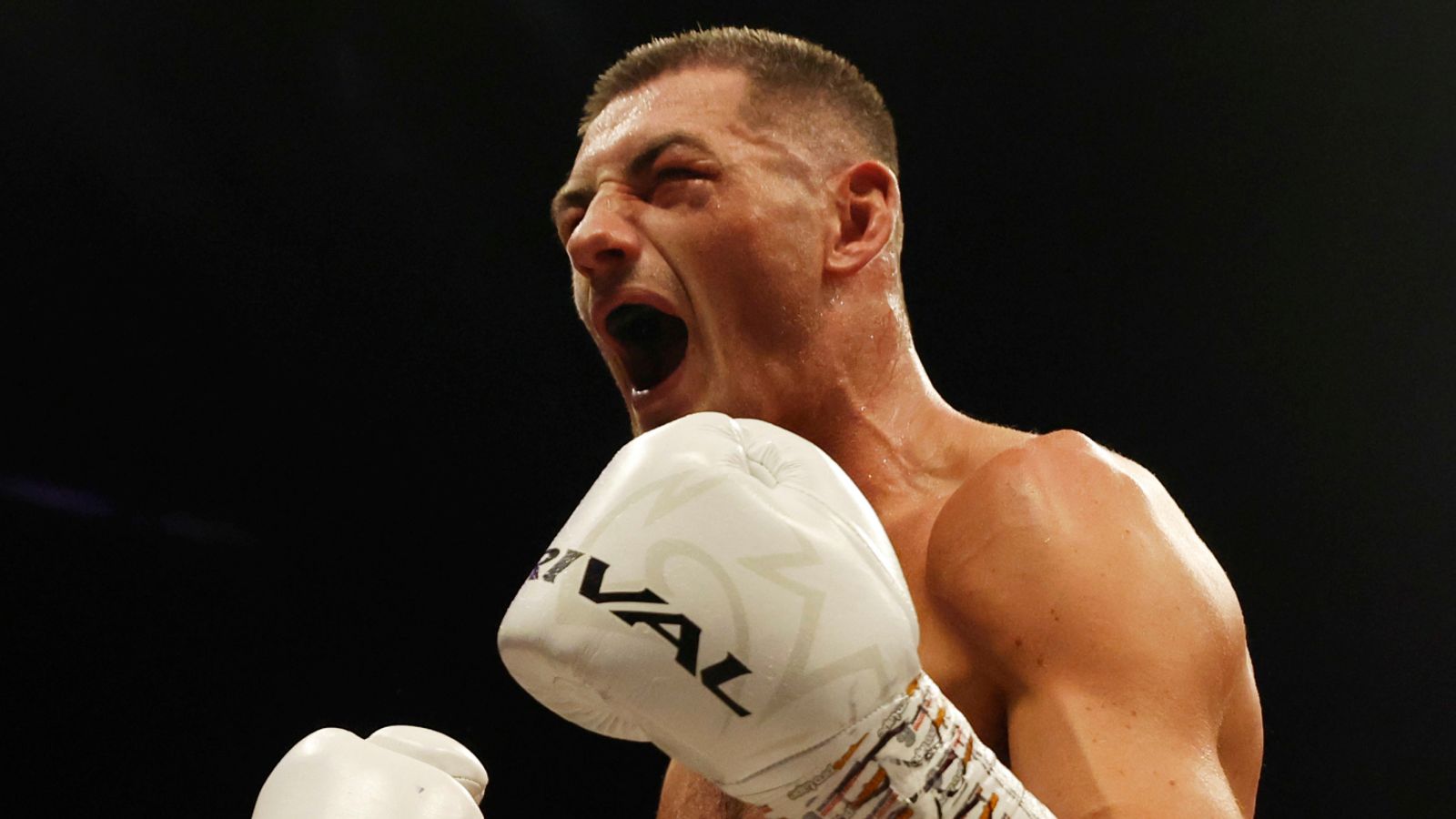 Adam Azim passes a tricky test to beat dangerous Ukrainian Aram Fanyan ...