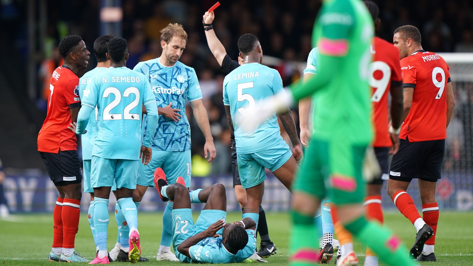 Luton 1-1 Wolves: Carlton Morris scores controversial penalty to hand ...