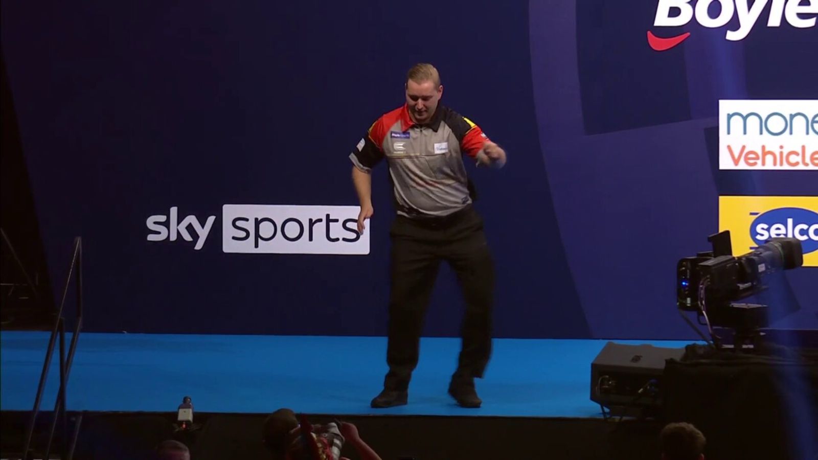 Dimitri Van den Bergh brings his dazzling dance moves to Leicester ...