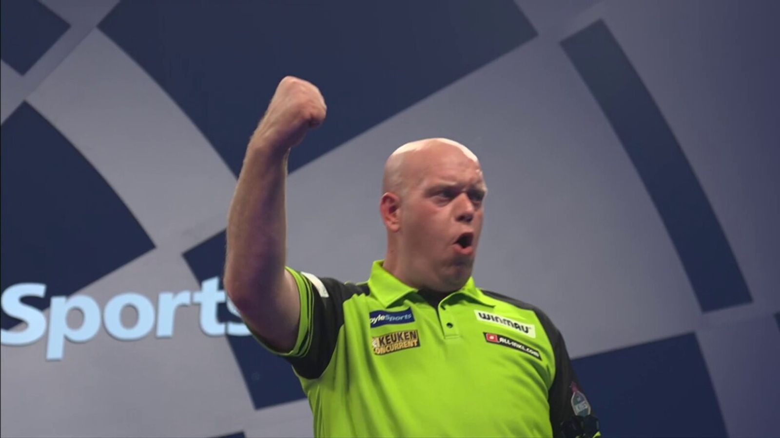 World Grand Prix: Michael van Gerwen and Peter Wright show class as Jonny Clayton suffers early ...