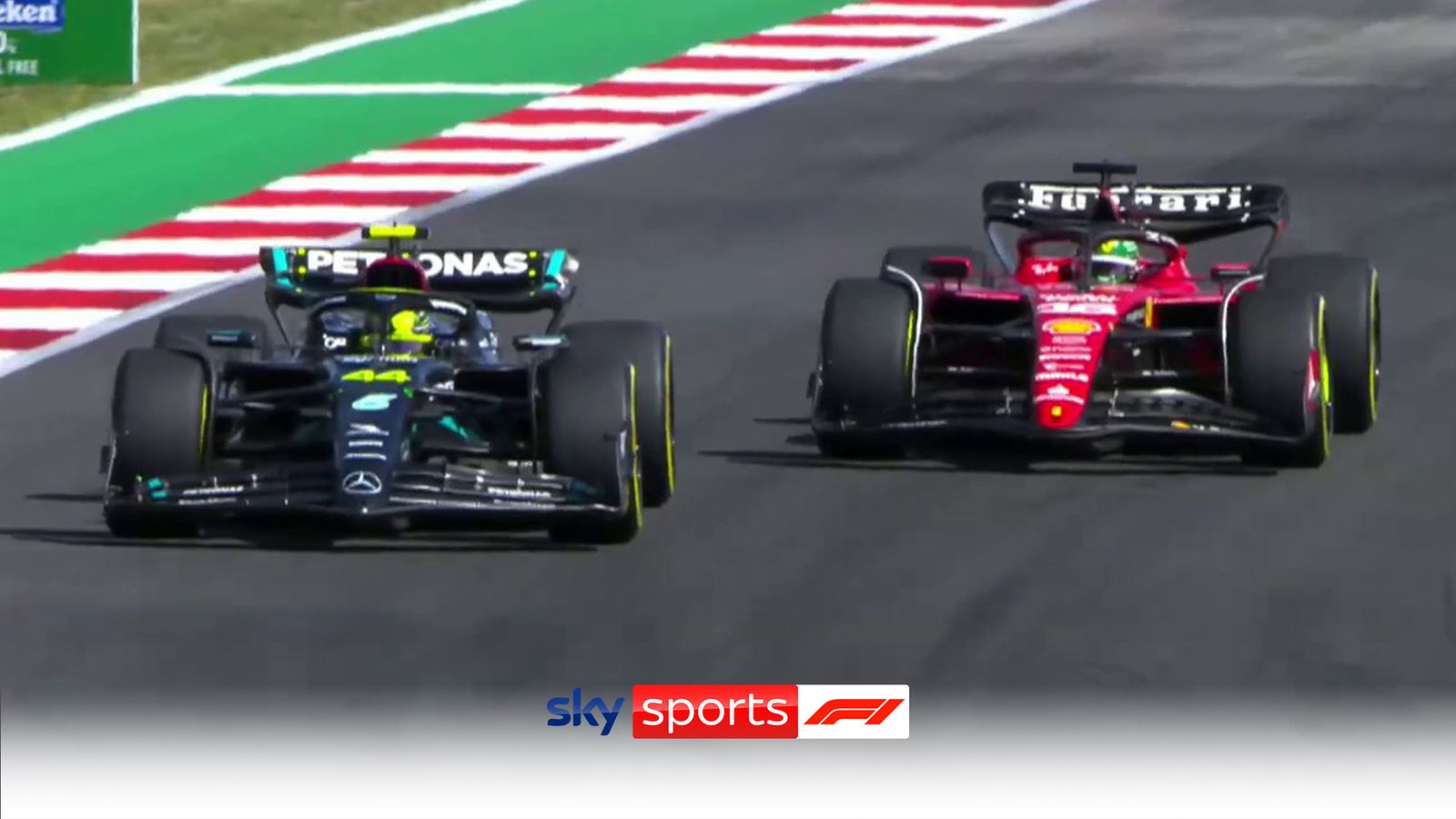 'He doesn't want to defend!' | Lewis Hamilton easily overtakes Leclerc ...